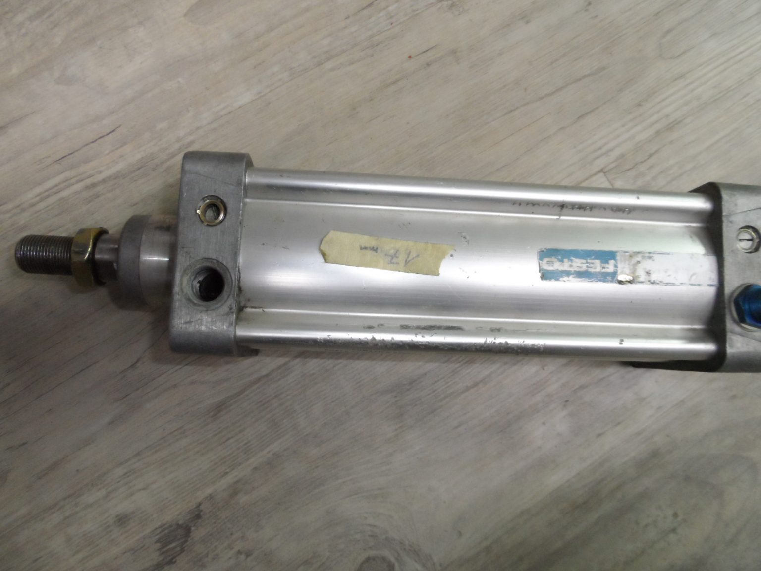 PISTÓN NEUMATICO FESTO DOBLE EFECTO 17MM - Oller Stocks