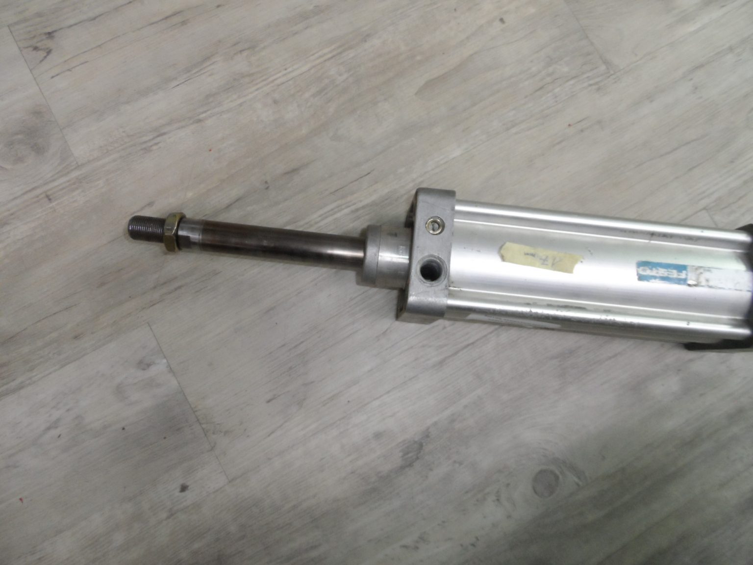 PISTÓN NEUMATICO FESTO DOBLE EFECTO 17MM - Oller Stocks