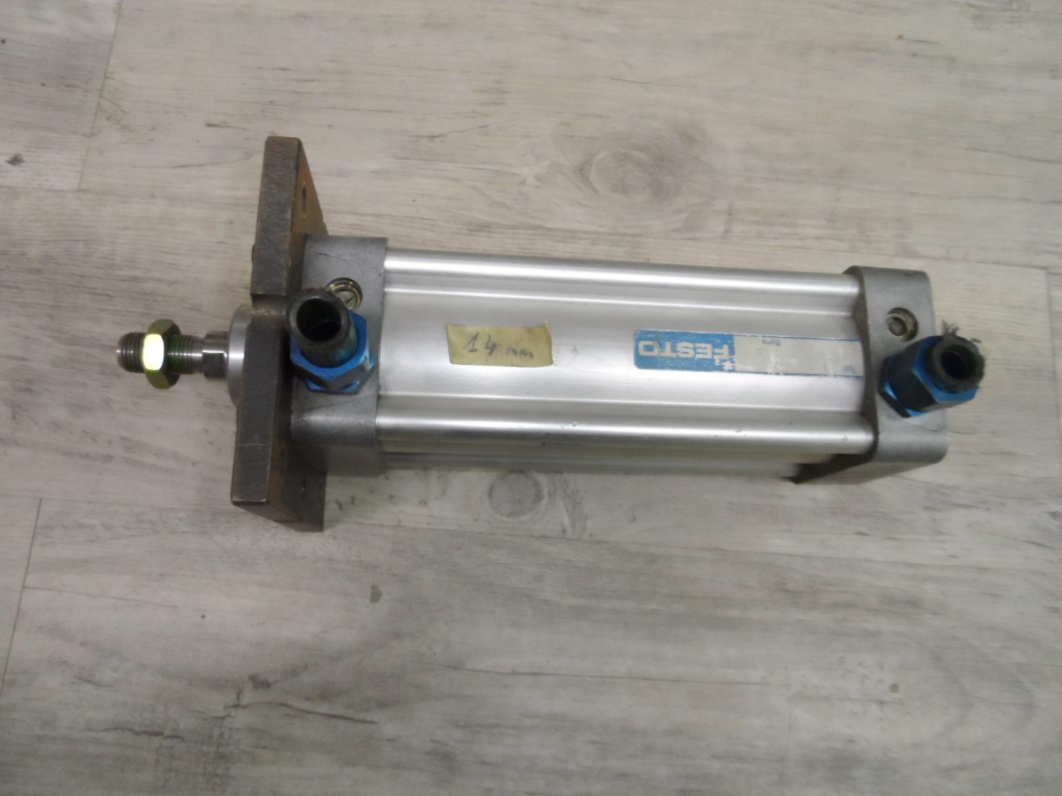 PISTÓN NEUMATICO FESTO DOBLE EFECTO 14MM - Oller Stocks