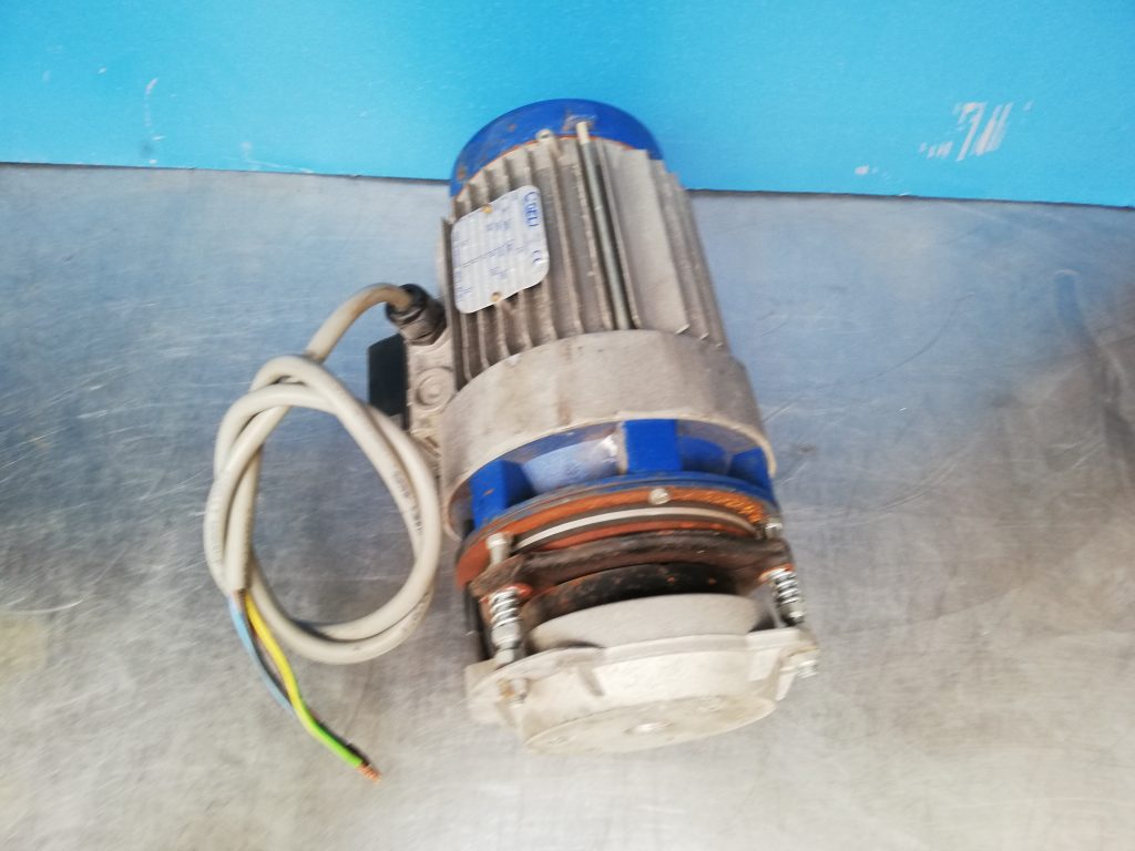 MOTOR TRIFÁSICO COEL MOTORI 0.75KW 1400RPM - Oller Stocks