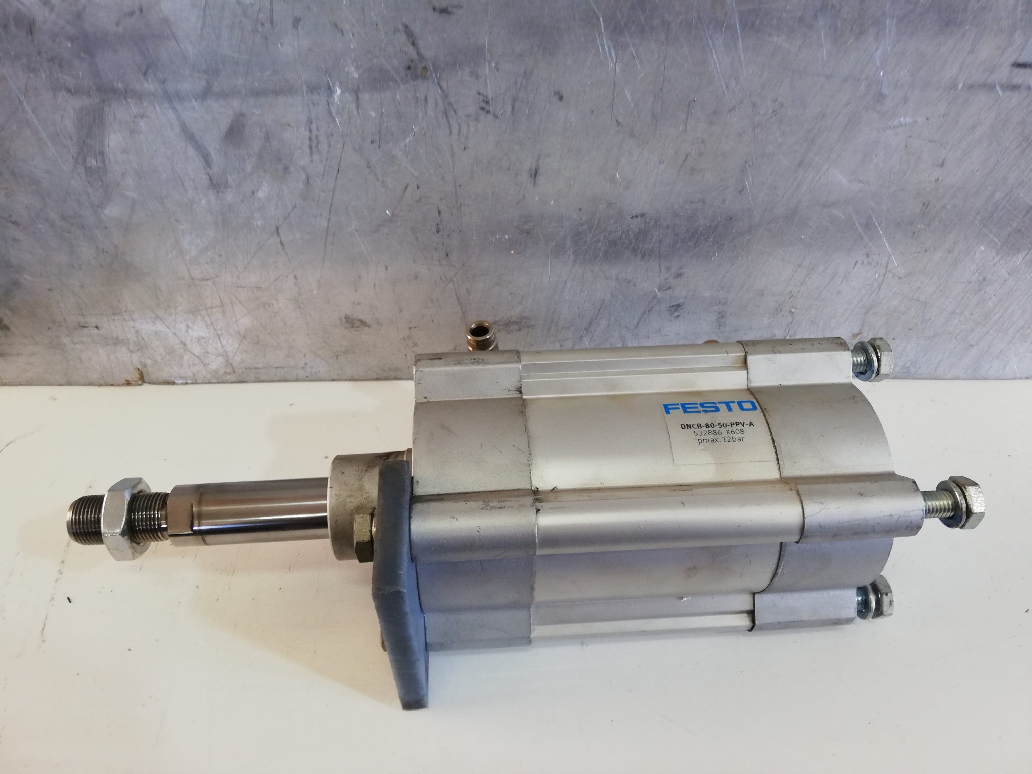 PISTÓN NEUMÁTICO FESTO 30CM - Oller Stocks