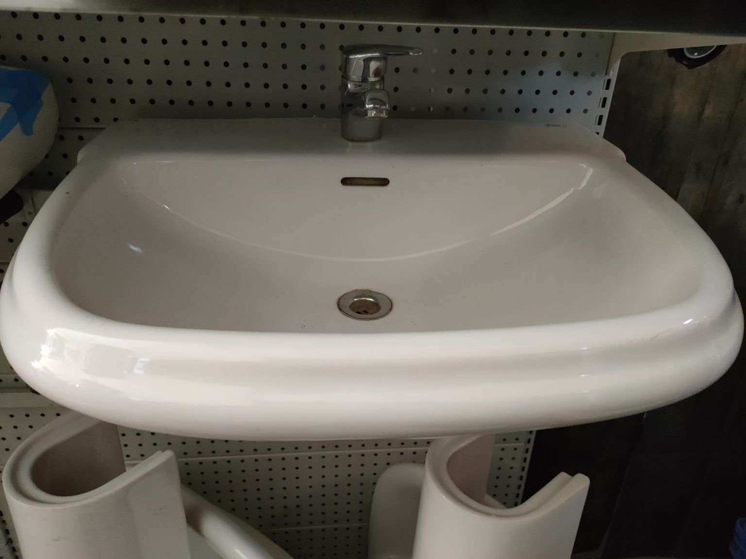 PICA LAVAMANOS Y GRIFO ROCA 62x50x20 - Oller Stocks