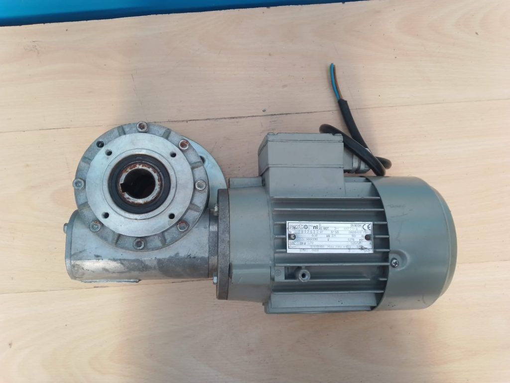 MOTOR REDUCTOR 0.37KW 1370RPM TRIFÁSICO - Oller Stocks