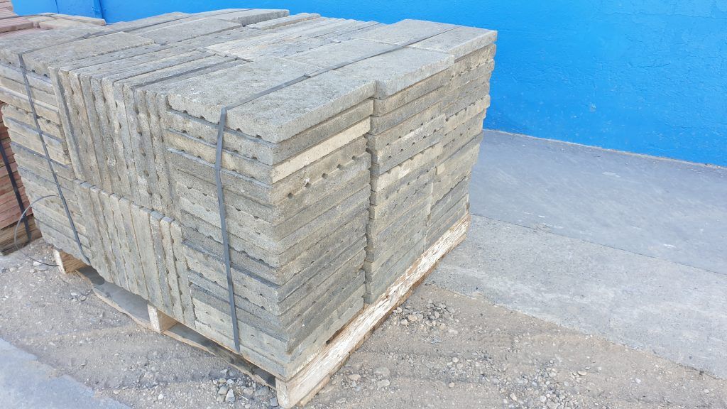 LOSA ADOQUÍN CUADRADA RANURADA CEMENTO 30x30x3'5cm - Oller Stocks