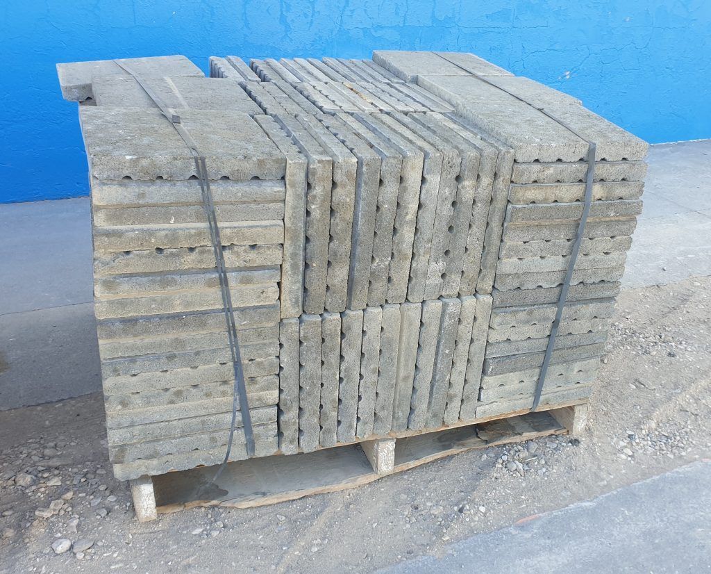 LOSA ADOQUÍN CUADRADA RANURADA CEMENTO 30x30x3'5cm - Oller Stocks