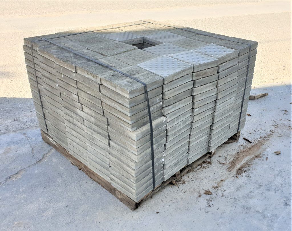 LOSA ADOQUÍN CUADRADA TACOS CEMENTO 20x20x3'5cm - Oller Stocks