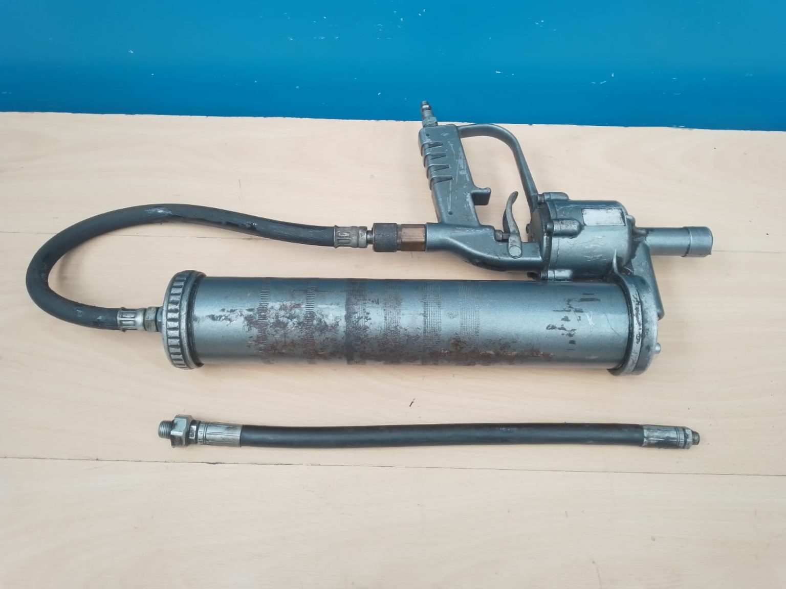 PISTOLA NEUMÁTICA ENGRASADORA SAMOA - Oller Stocks