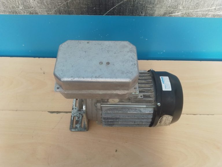 MOTOR VARIMAX 0'55KW ELMT071-B2 - Oller Stocks
